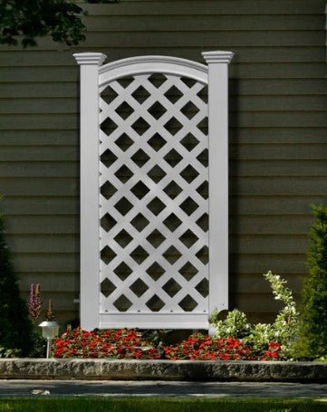 Pristine White Vinyl Lattice Privacy Screen– inthegardenandmore.com